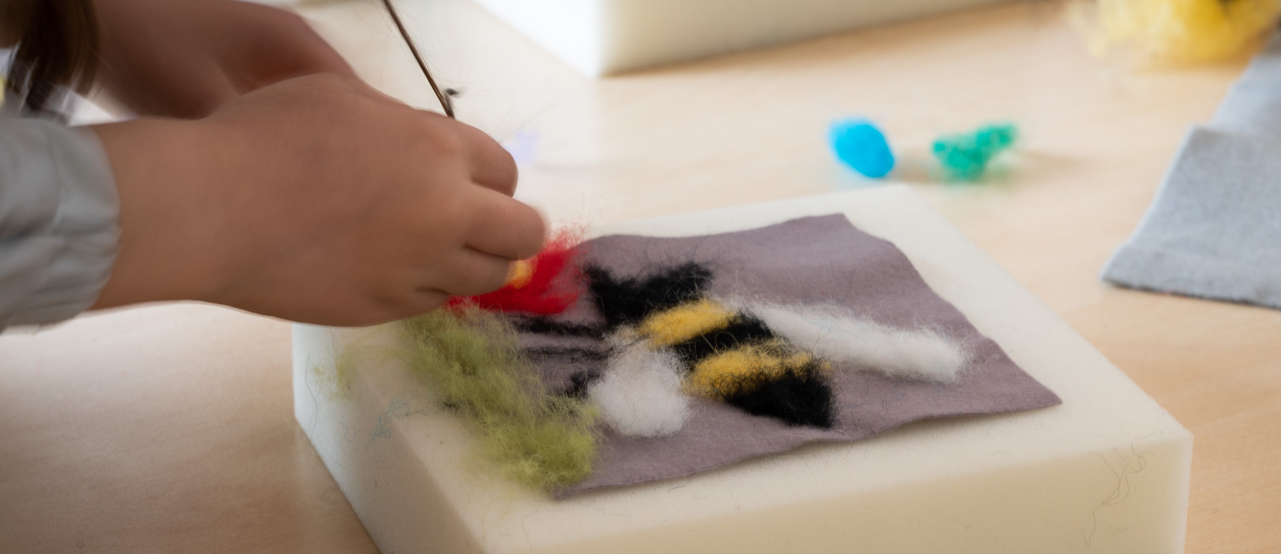 Nåltova en humla - Göteborgs botaniska trädgård